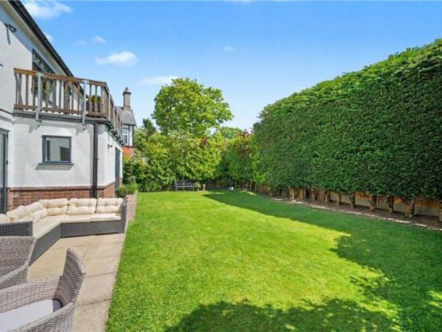 6 bedroom detached house for sale in Rutland Drive, Harrogate, North Yorkshire, HG1