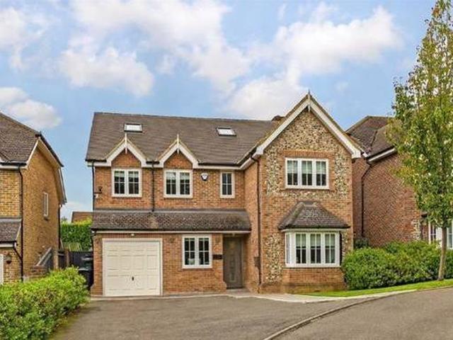 6 bedroom detached house for sale in Watling Street St Albans Hertfordshire AL1