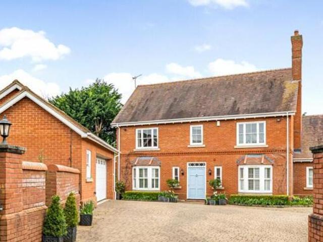 6 Bedroom Detached House For Sale In Wanborough