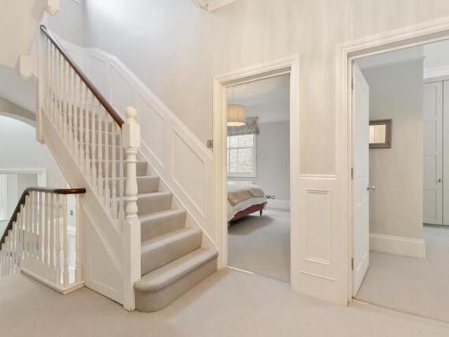 6 bedroom detached house for sale in Wellesley Road, London, W4