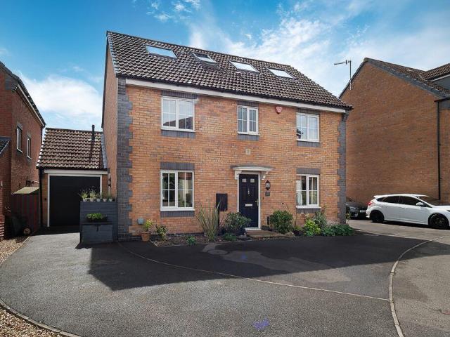 6 bedroom detached house for sale in Wessex Drive, Giltbrook, Nottingham, NG16 2YP, NG16
