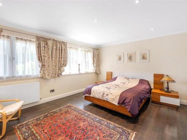 6 bedroom detached house for sale in Westleigh Drive, Bromley, BR1