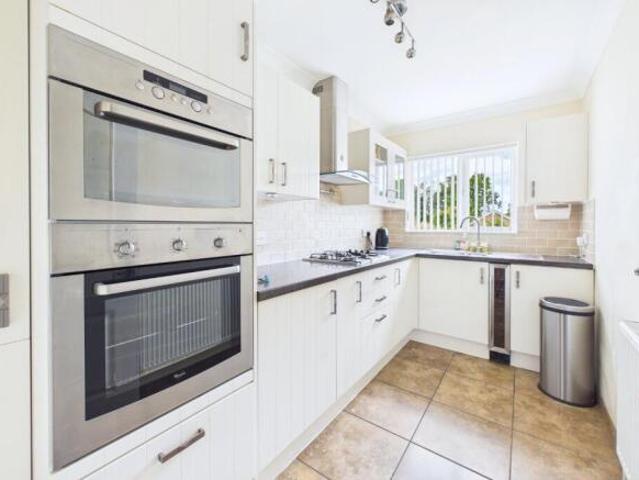 6 bedroom detached house for sale in Whitchurch Avenue, Broadstone, Dorset, BH18