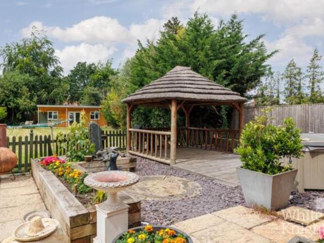 6 bedroom detached house for sale in Whiteknights Road, Reading, Berkshire, RG6 7BD, RG6