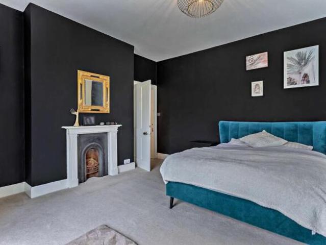 6 bedroom detached house for sale in Whitton Church Lane, Ipswich, Suffolk, IP1