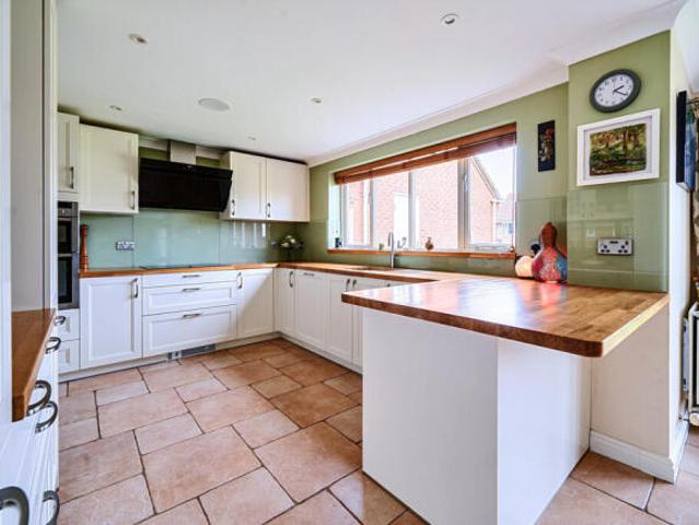 6 bedroom detached house for sale in Wickstead Avenue, Milton Keynes, MK8