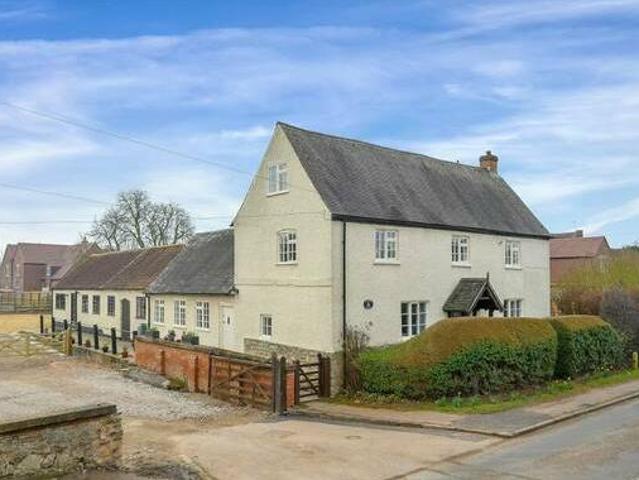6 bedroom detached house for sale in Widmerpool Road Wysall Nottingham NG12