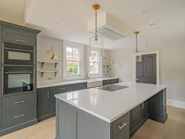 6 bedroom detached house for sale in Widney Manor Road, Solihull, B91