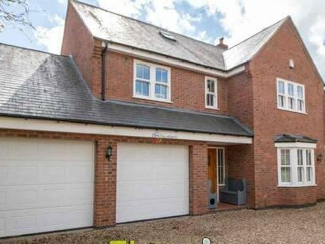 6 bedroom detached house for sale in Willowbridge Lane SuttonInAshfield NG17