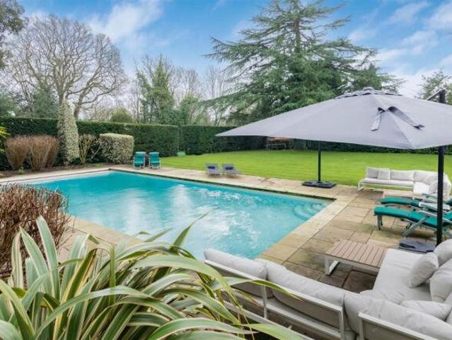 6 bedroom detached house for sale in Wills Grove, Mill Hill, NW7