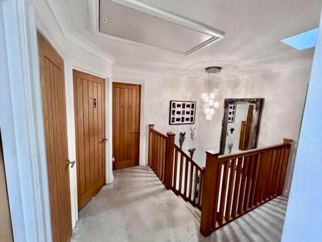 6 bedroom detached house for sale in Windermere Road, West End, SO18