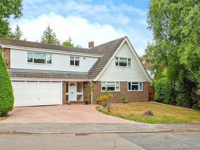 6 Bedroom Detached House For Sale In Windsor