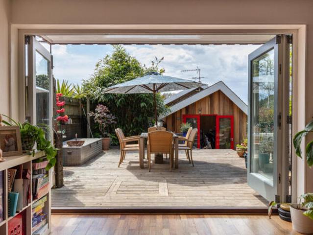 6 bedroom detached house for sale in Wykeham Close, Southampton, Hampshire, SO16