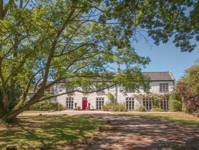 6 bedroom detached house for sale in Wymondham NR18