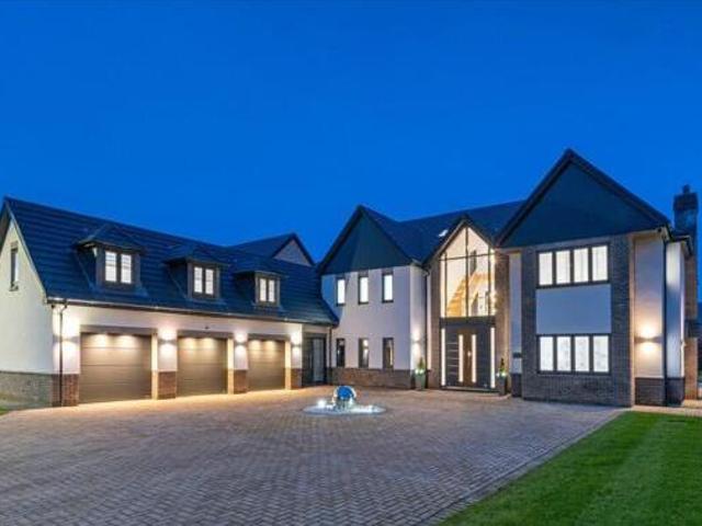 6 Bedroom Detached House For Sale In Wynyard