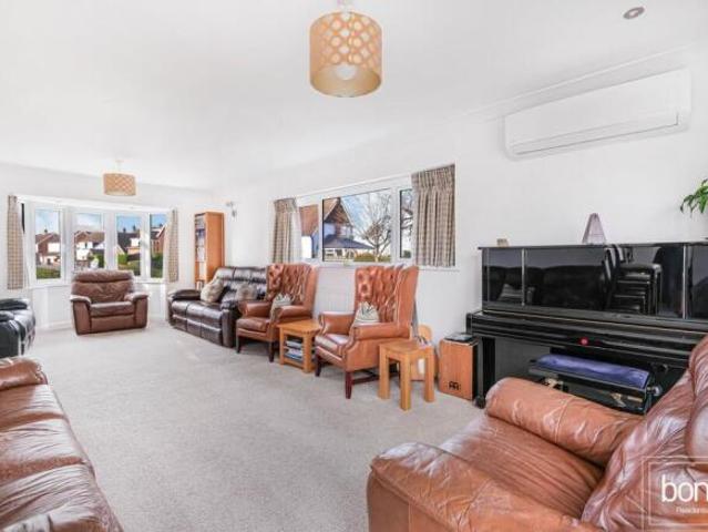 6 bedroom detached house for sale in Tabors Avenue, Great Baddow, Chelmsford, CM2