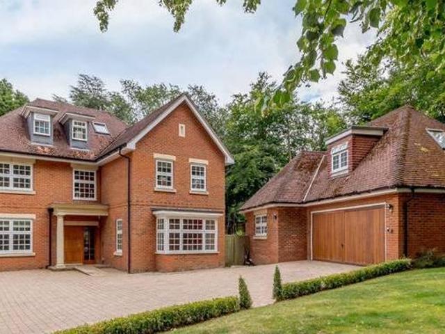 6 bedroom detached house for sale in The Clump Rickmansworth WD3 WD3