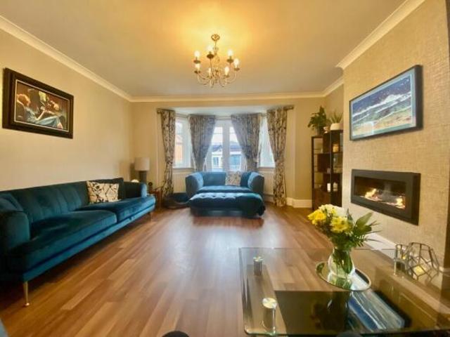 6 bedroom detached house for sale in Thorn Road, Hampton Hargate, Peterborough, Cambridgeshire, PE7