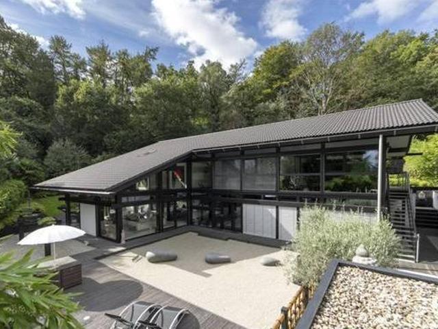 6 bedroom detached house for sale in Ullswater Close Kingston London SW15 SW15