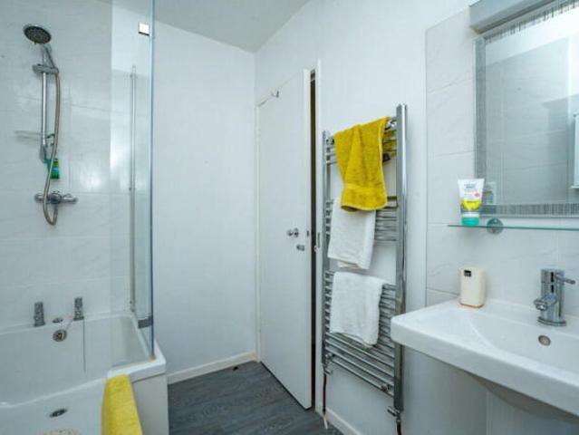 6 bedroom detached house for sale in Upper Wick Lane, Rushwick, WR2