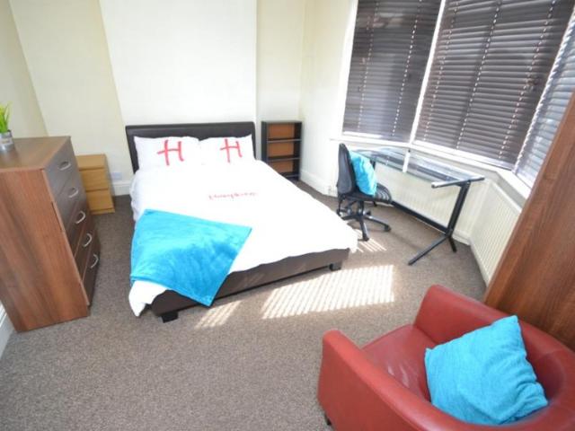 6 bedroom Detached house To Let