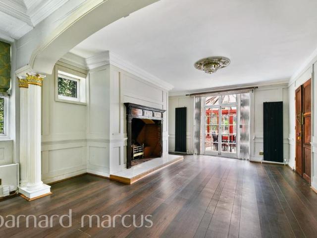 6 bedroom detached house to rent