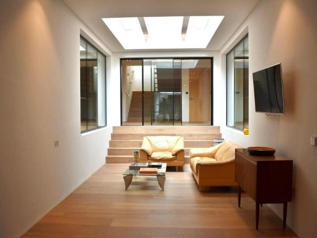 6 bedroom detached house to rent