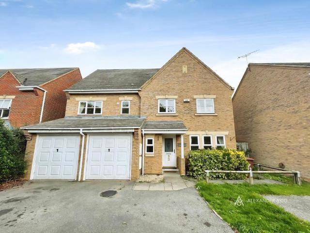 6 bedroom detached house to rent