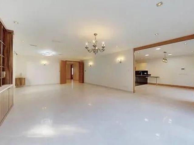 6 bedroom detached house to rent
