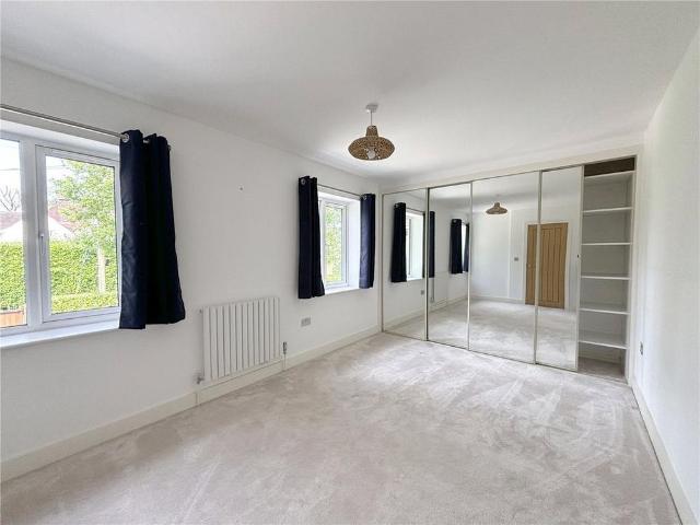 6 bedroom detached house to rent