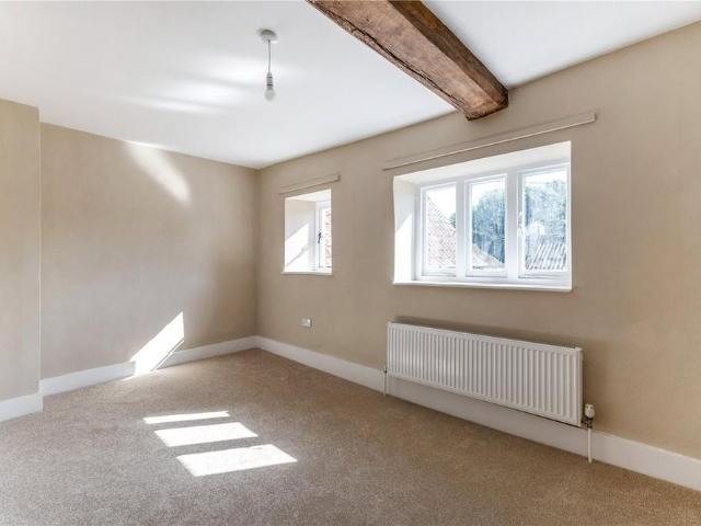 6 bedroom detached house to rent