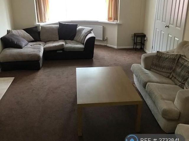 6 bedroom detached house to rent