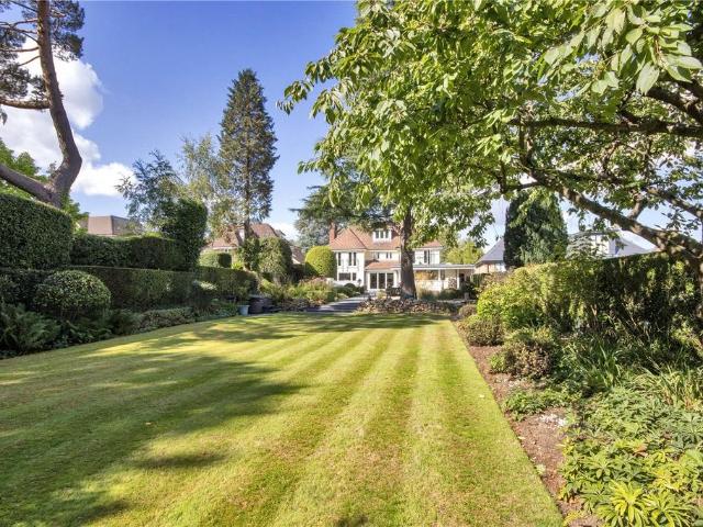 6 bedroom detached house to rent
