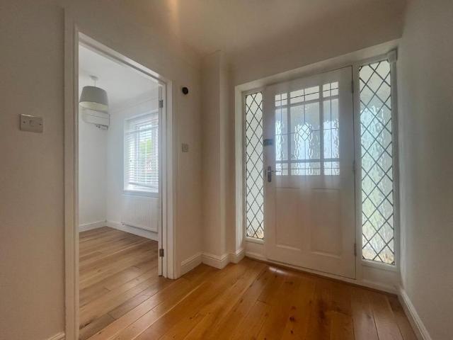 6 bedroom detached house to rent