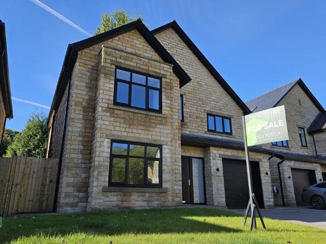 6 bedroom detached house to rent