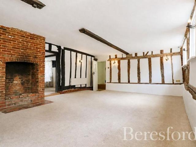 6 bedroom detached house to rent
