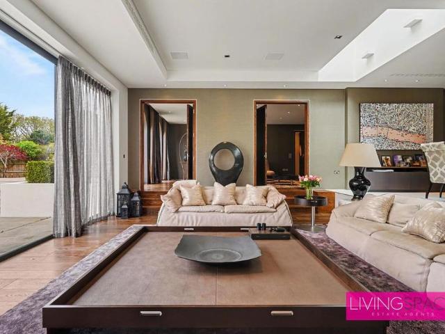 6 bedroom detached house to rent
