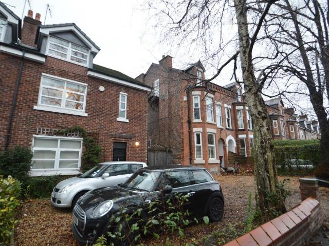 6 bedroom detached house to rent