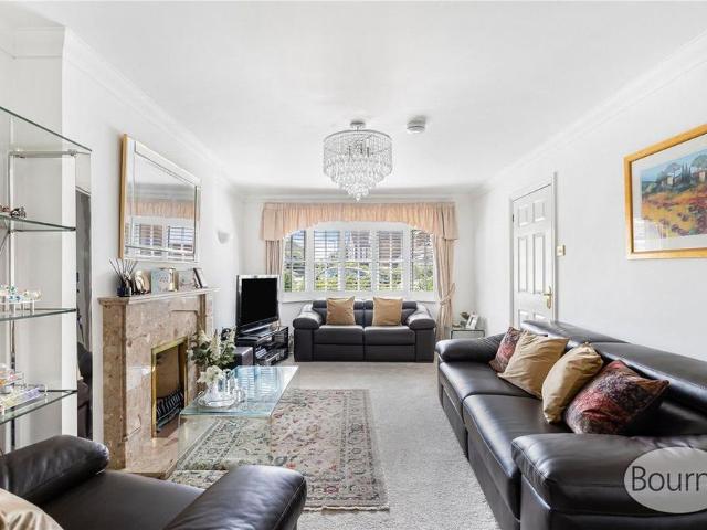 6 bedroom detached house to rent