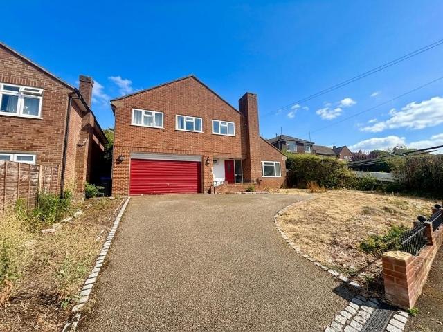 6 bedroom detached house to rent