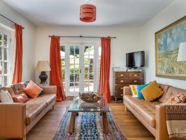 6 bedroom detached house to rent
