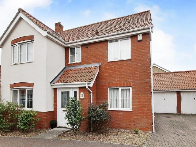6 bedroom detached house to rent