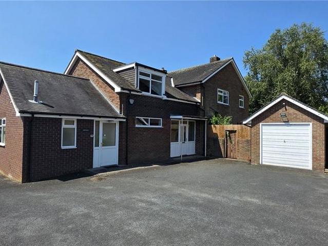 6 bedroom detached house to rent