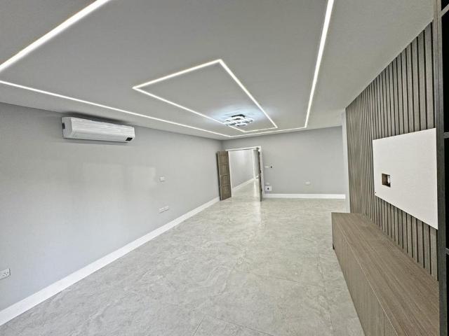 6 bedroom detached house to rent