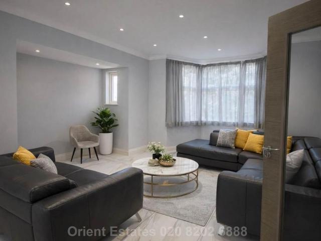 6 bedroom detached house to rent
