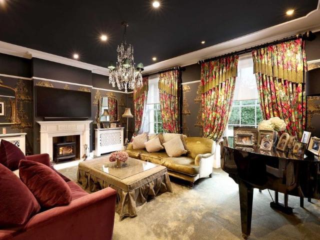 6 bedroom detached house to rent