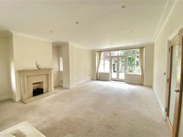 6 bedroom detached house to rent