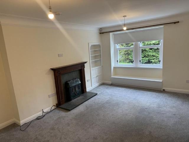 6 bedroom detached house to rent