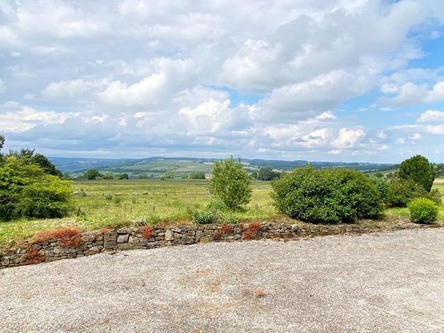 6 bedroom detached house to rent