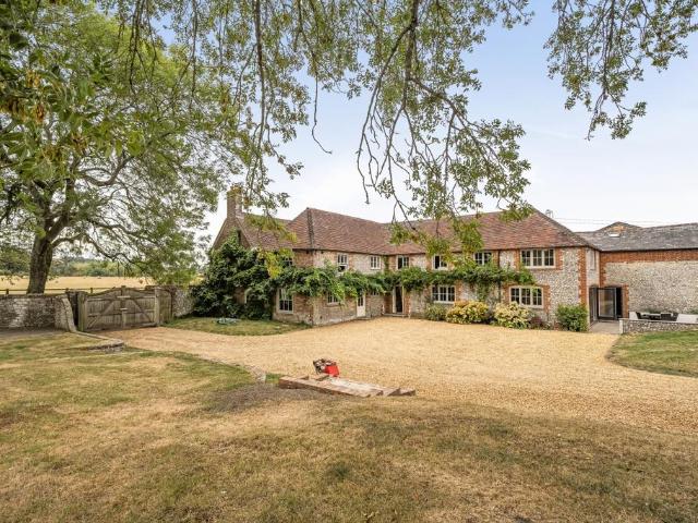 6 bedroom detached house to rent